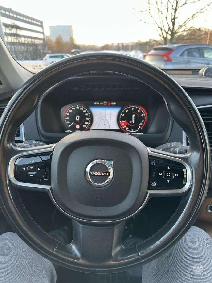 Melns Volvo XC90 2016 Viļņa, ar dzinēja tilpumu 1.97 L un nobraukumu 137 tūkst. km par 22300 €, foto 19 vietnē AUTOMOTO.COM.LV
