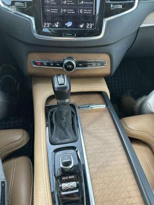 Melns Volvo XC90 2016 Viļņa, ar dzinēja tilpumu 1.97 L un nobraukumu 137 tūkst. km par 22300 €, foto 21 vietnē AUTOMOTO.COM.LV