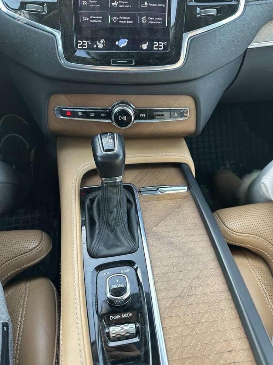 Melns Volvo XC90 2016 Viļņa, ar dzinēja tilpumu 1.97 L un nobraukumu 137 tūkst. km par 22300 €, foto 21 vietnē AUTOMOTO.COM.LV