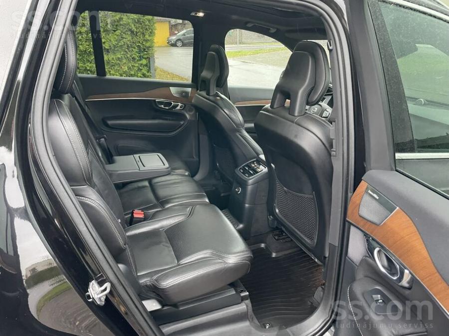 Black Volvo XC90 2016 in Tallinn, with an engine capacity of 2.00 L and mileage of 144 thousand km for 24900 €, photo 16 on AUTOMOTO.COM.LV