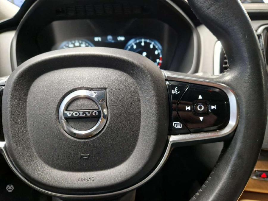 Black Volvo XC90 2016 in Vilnius, with an engine capacity of 1.97 L and mileage of 149 thousand km for 23000 €, photo 10 on AUTOMOTO.COM.LV