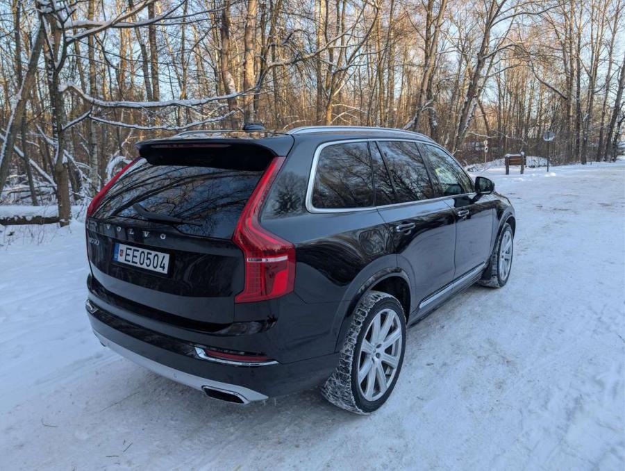 Black Volvo XC90 2016 in Kaunas, with an engine capacity of 1.97 L and mileage of 176 thousand km for 26000 €, photo 3 on AUTOMOTO.COM.LV