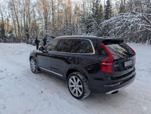 Black Volvo XC90 2016 in Kaunas, with an engine capacity of 1.97 L and mileage of 176 thousand km for 26000 €, photo 5 on AUTOMOTO.COM.LV
