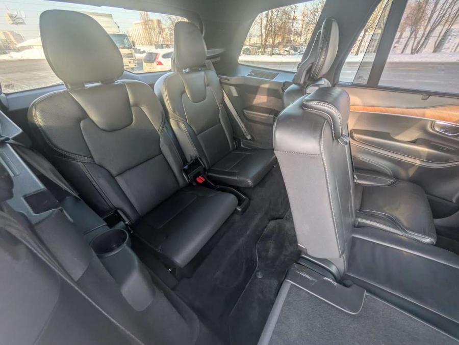 Black Volvo XC90 2016 in Kaunas, with an engine capacity of 1.97 L and mileage of 176 thousand km for 26000 €, photo 28 on AUTOMOTO.COM.LV