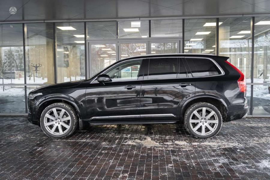 Black Volvo XC90 2016 in Vilnius, with an engine capacity of 1.97 L and mileage of 138 thousand km for 20900 €, photo 4 on AUTOMOTO.COM.LV