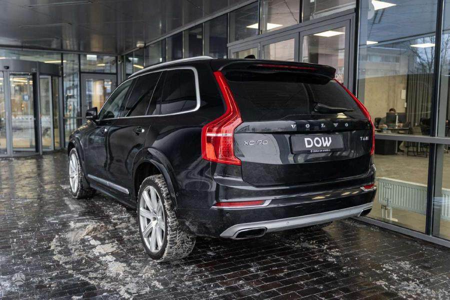Black Volvo XC90 2016 in Vilnius, with an engine capacity of 1.97 L and mileage of 138 thousand km for 20900 €, photo 5 on AUTOMOTO.COM.LV