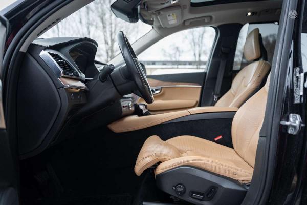 Melns Volvo XC90 2016 Viļņa, ar dzinēja tilpumu 1.97 L un nobraukumu 138 tūkst. km par 20900 €, foto 10 vietnē AUTOMOTO.COM.LV