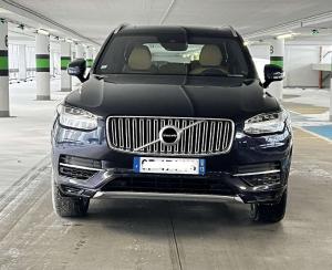Melns Volvo XC90 2016 Viļņa, ar dzinēja tilpumu 1.97 L un nobraukumu 310 tūkst. km par 17300 €, foto  vietnē AUTOMOTO.COM.LV
