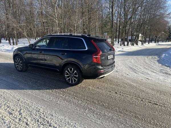 Black Volvo XC90 2016 in Kaunas, with an engine capacity of 1.97 L and mileage of 210 thousand km for 16400 €, photo 9 on AUTOMOTO.COM.LV