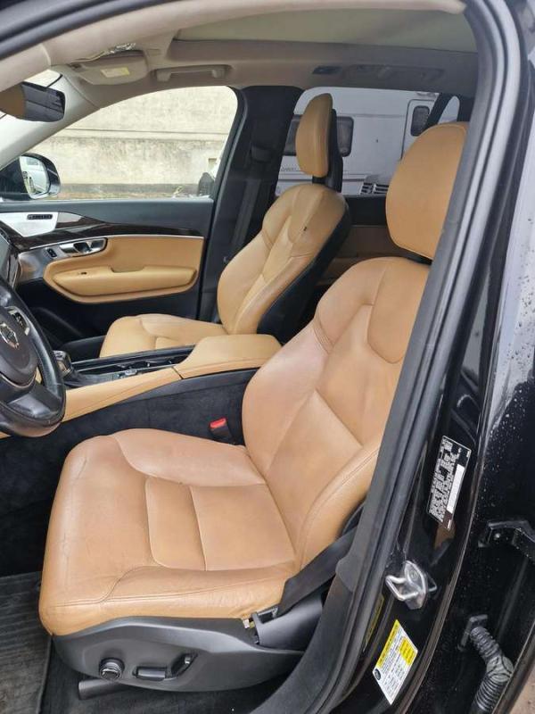 Black Volvo XC90 2016 in Kaunas, with an engine capacity of 1.97 L and mileage of 210 thousand km for 16400 €, photo 10 on AUTOMOTO.COM.LV