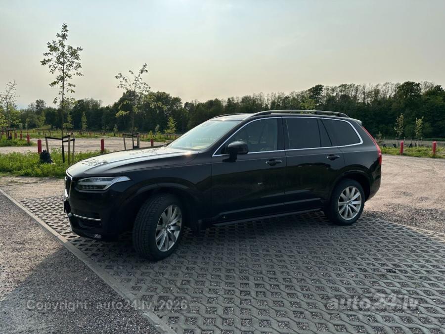 Black Volvo XC90 2016 in Parnu, with an engine capacity of 2.00 L and mileage of 278 thousand km for 23900 €, photo 4 on AUTOMOTO.COM.LV