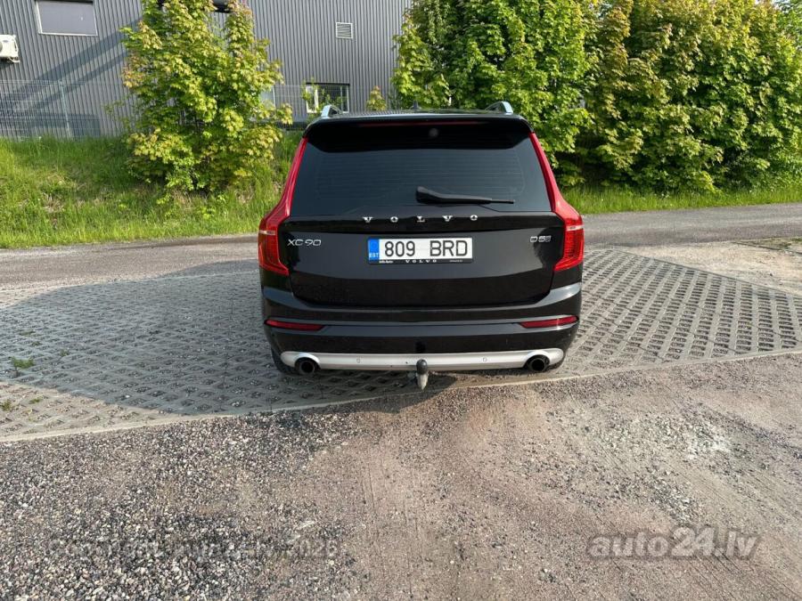 Black Volvo XC90 2016 in Parnu, with an engine capacity of 2.00 L and mileage of 278 thousand km for 23900 €, photo 5 on AUTOMOTO.COM.LV