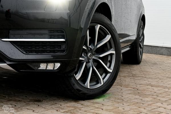 Black Volvo XC90 2016 in Kretinga, with an engine capacity of 2.00 L and mileage of 229 thousand km for 16499 €, photo 6 on AUTOMOTO.COM.LV
