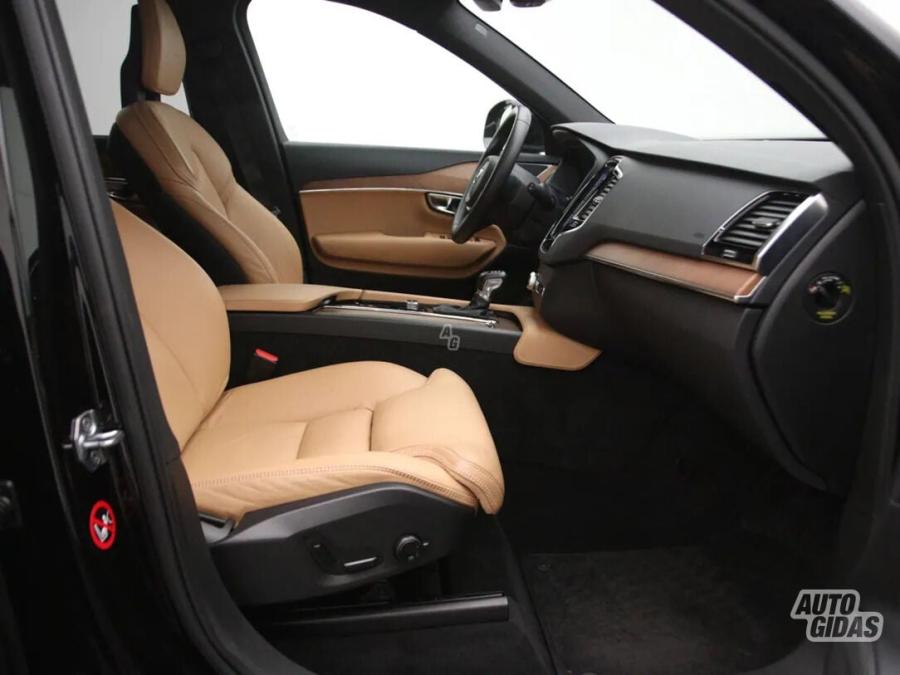 Black Volvo XC90 2016 in Vilnius, with an engine capacity of 2.00 L and mileage of 170 thousand km for 25599 €, photo 15 on AUTOMOTO.COM.LV