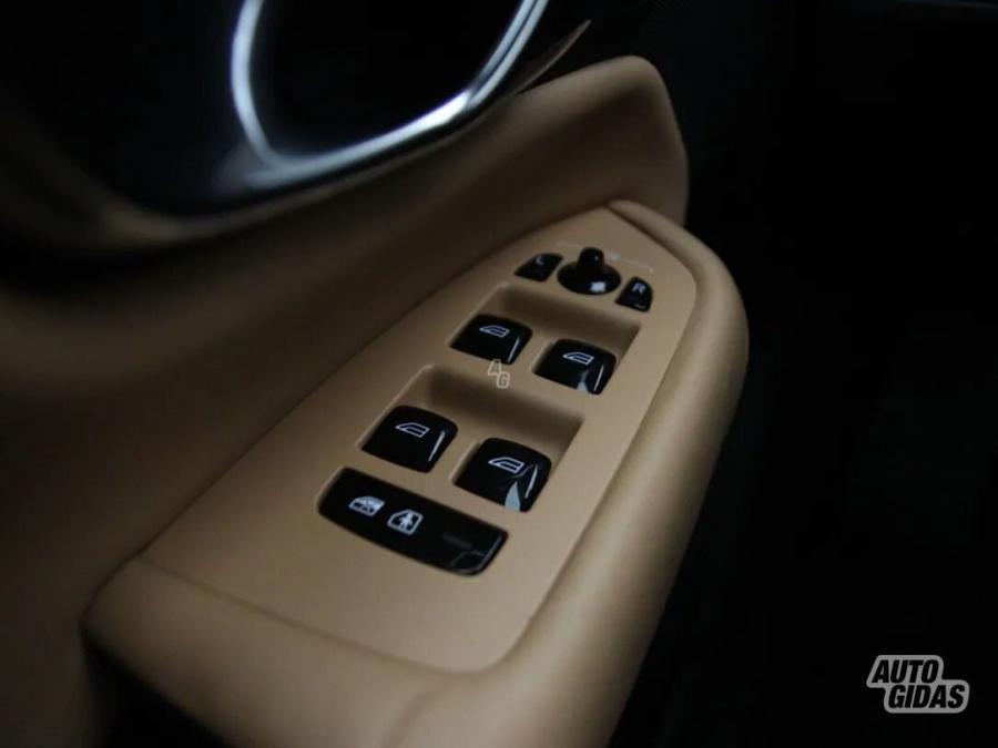 Black Volvo XC90 2016 in Vilnius, with an engine capacity of 2.00 L and mileage of 170 thousand km for 25599 €, photo 28 on AUTOMOTO.COM.LV