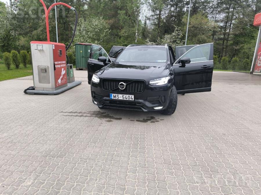 Black Volvo XC90 2016 in Ogre, with an engine capacity of 2.00 L and mileage of 0 thousand km for 17500 €, photo 3 on AUTOMOTO.COM.LV