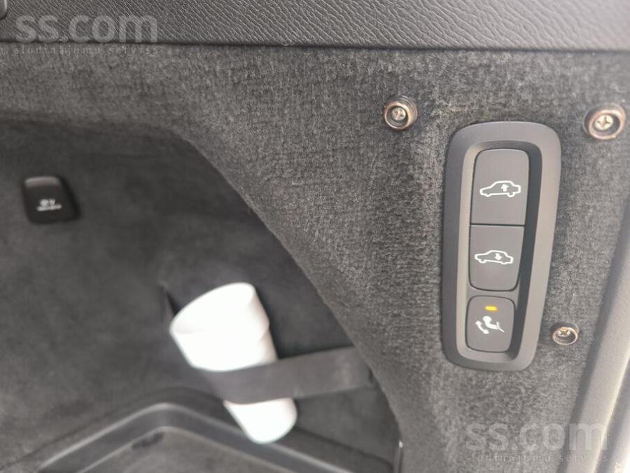 Black Volvo XC90 2016 in Ogre, with an engine capacity of 2.00 L and mileage of 0 thousand km for 17500 €, photo 10 on AUTOMOTO.COM.LV