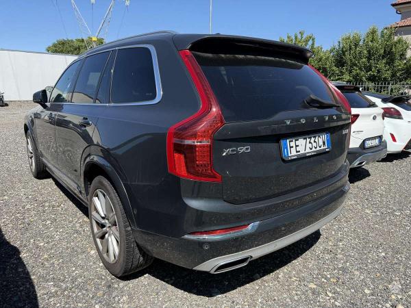 Black Volvo XC90 2016 in Siauliai, with an engine capacity of 1.97 L and mileage of 151 thousand km for 13900 €, photo 6 on AUTOMOTO.COM.LV