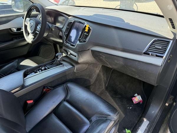 Black Volvo XC90 2016 in Siauliai, with an engine capacity of 1.97 L and mileage of 151 thousand km for 13900 €, photo 7 on AUTOMOTO.COM.LV