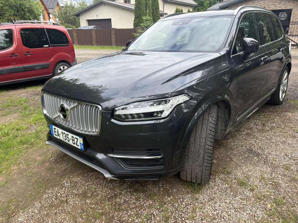 Black Volvo XC90 2016 in Vilnius, with an engine capacity of 2.00 L and mileage of 269 thousand km for 14400 €, photo 8 on AUTOMOTO.COM.LV