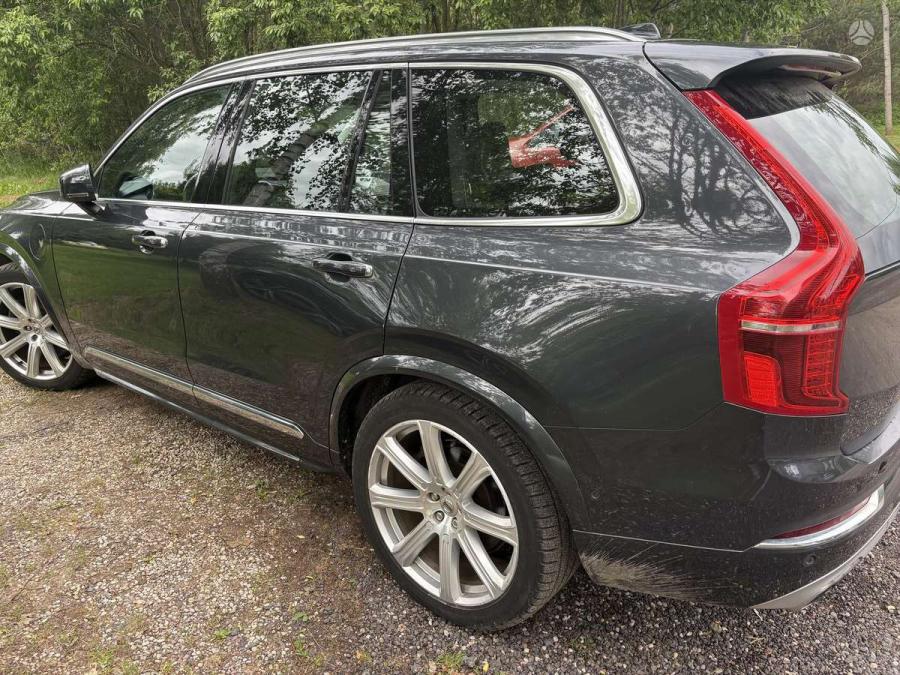 Black Volvo XC90 2016 in Vilnius, with an engine capacity of 2.00 L and mileage of 269 thousand km for 14400 €, photo 11 on AUTOMOTO.COM.LV