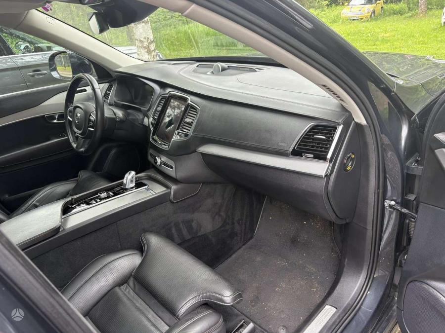 Black Volvo XC90 2016 in Vilnius, with an engine capacity of 2.00 L and mileage of 269 thousand km for 14400 €, photo 12 on AUTOMOTO.COM.LV