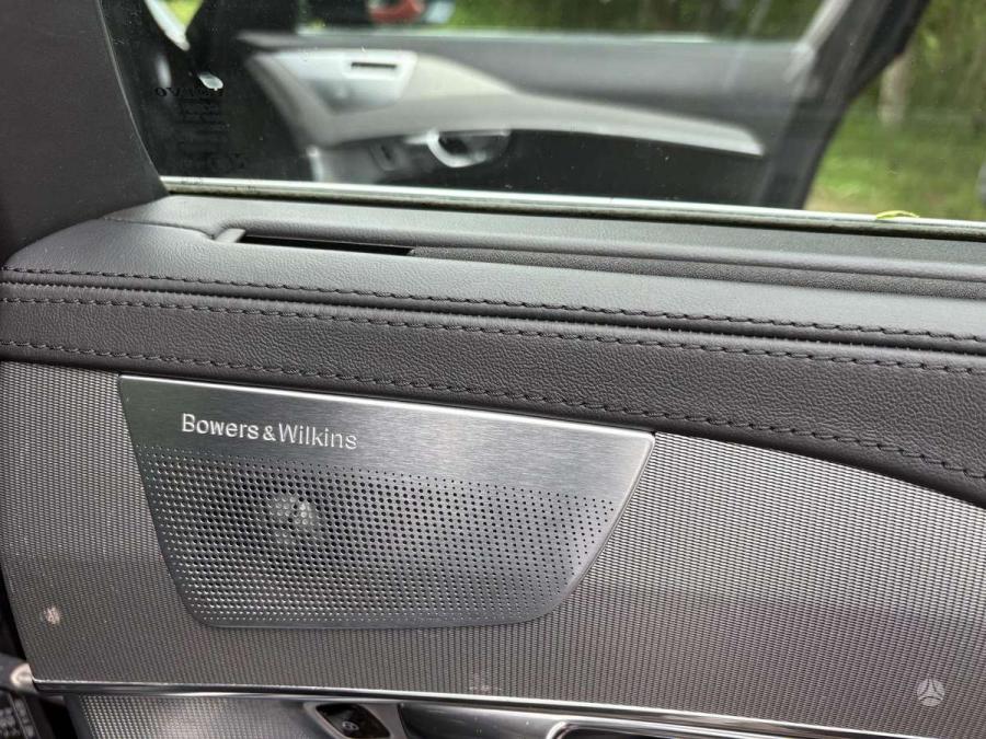 Black Volvo XC90 2016 in Vilnius, with an engine capacity of 2.00 L and mileage of 269 thousand km for 14400 €, photo 13 on AUTOMOTO.COM.LV