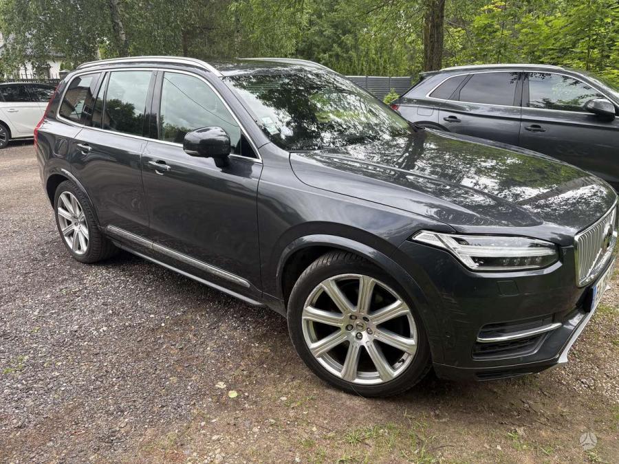 Black Volvo XC90 2016 in Vilnius, with an engine capacity of 2.00 L and mileage of 269 thousand km for 14400 €, photo 14 on AUTOMOTO.COM.LV