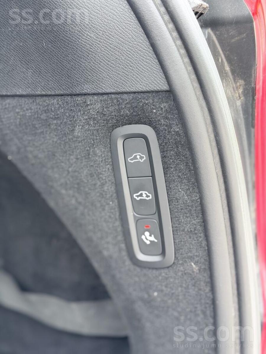 Melns Volvo XC90 2016 Ogre, ar dzinēja tilpumu 2.00 L un nobraukumu 230 tūkst. km par 23700 €, foto 16 vietnē AUTOMOTO.COM.LV