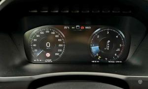 Black Volvo XC90 2016 in Utena, with an engine capacity of 1.97 L and mileage of 278 thousand km for 19850 €, photo 3 on AUTOMOTO.COM.LV