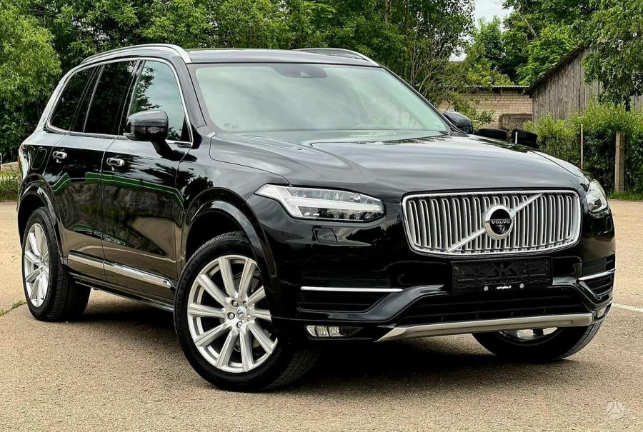 Black Volvo XC90 2016 in Utena, with an engine capacity of 1.97 L and mileage of 278 thousand km for 19850 €, photo 5 on AUTOMOTO.COM.LV