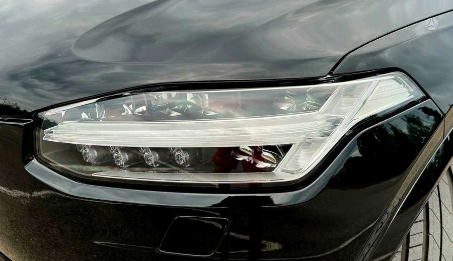 Black Volvo XC90 2016 in Utena, with an engine capacity of 1.97 L and mileage of 278 thousand km for 19850 €, photo 15 on AUTOMOTO.COM.LV