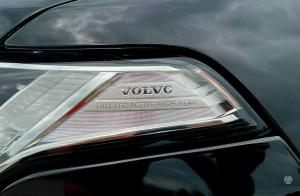 Black Volvo XC90 2016 in Utena, with an engine capacity of 1.97 L and mileage of 278 thousand km for 19850 €, photo 16 on AUTOMOTO.COM.LV