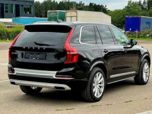Black Volvo XC90 2016 in Utena, with an engine capacity of 1.97 L and mileage of 278 thousand km for 19850 €, photo 19 on AUTOMOTO.COM.LV