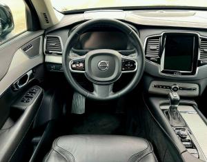 Black Volvo XC90 2016 in Utena, with an engine capacity of 1.97 L and mileage of 278 thousand km for 19850 €, photo 21 on AUTOMOTO.COM.LV