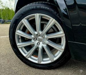 Black Volvo XC90 2016 in Utena, with an engine capacity of 1.97 L and mileage of 278 thousand km for 19850 €, photo 23 on AUTOMOTO.COM.LV