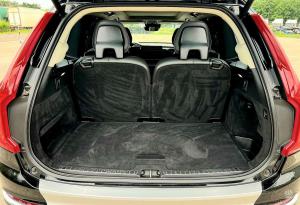 Black Volvo XC90 2016 in Utena, with an engine capacity of 1.97 L and mileage of 278 thousand km for 19850 €, photo 31 on AUTOMOTO.COM.LV