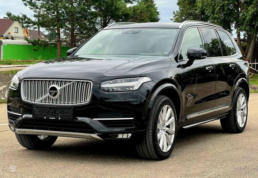 Black Volvo XC90 2016 in Utena, with an engine capacity of 1.97 L and mileage of 278 thousand km for 19850 €, photo 33 on AUTOMOTO.COM.LV