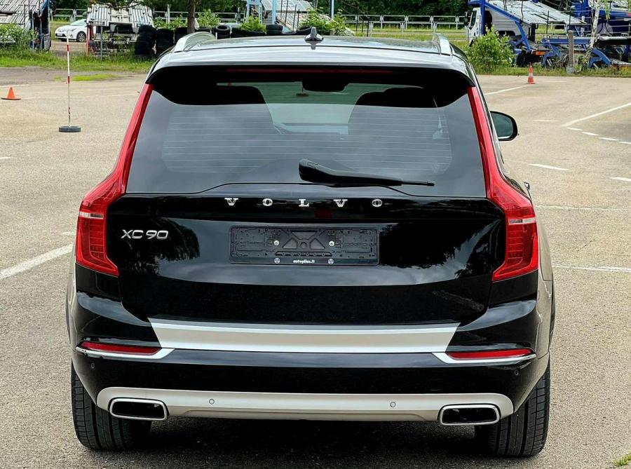 Black Volvo XC90 2016 in Utena, with an engine capacity of 1.97 L and mileage of 278 thousand km for 19850 €, photo 36 on AUTOMOTO.COM.LV