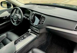 Black Volvo XC90 2016 in Utena, with an engine capacity of 1.97 L and mileage of 278 thousand km for 19850 €, photo 37 on AUTOMOTO.COM.LV