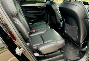 Black Volvo XC90 2016 in Utena, with an engine capacity of 1.97 L and mileage of 278 thousand km for 19850 €, photo 43 on AUTOMOTO.COM.LV