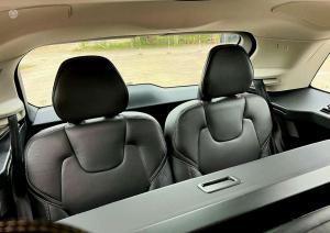Black Volvo XC90 2016 in Utena, with an engine capacity of 1.97 L and mileage of 278 thousand km for 19850 €, photo 46 on AUTOMOTO.COM.LV
