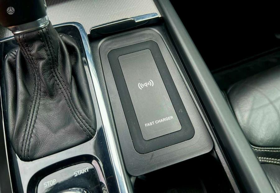 Black Volvo XC90 2016 in Utena, with an engine capacity of 1.97 L and mileage of 278 thousand km for 19850 €, photo 51 on AUTOMOTO.COM.LV