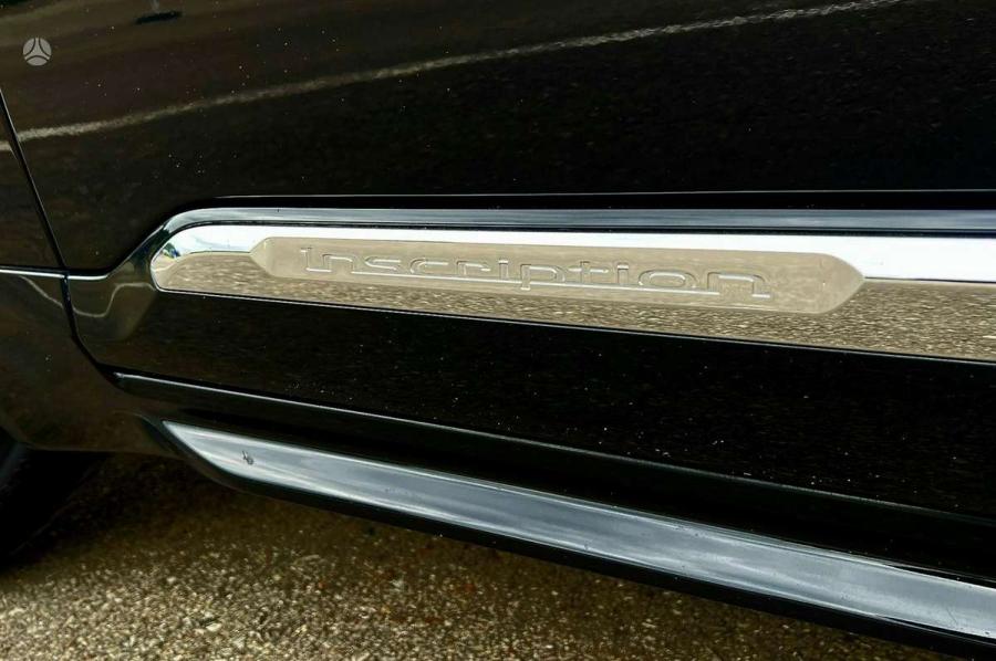 Black Volvo XC90 2016 in Utena, with an engine capacity of 1.97 L and mileage of 278 thousand km for 19850 €, photo 55 on AUTOMOTO.COM.LV