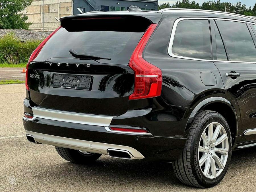 Black Volvo XC90 2016 in Utena, with an engine capacity of 1.97 L and mileage of 278 thousand km for 19850 €, photo 56 on AUTOMOTO.COM.LV