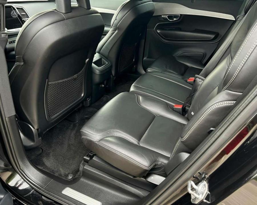 Black Volvo XC90 2016 in Utena, with an engine capacity of 1.97 L and mileage of 278 thousand km for 19850 €, photo 58 on AUTOMOTO.COM.LV