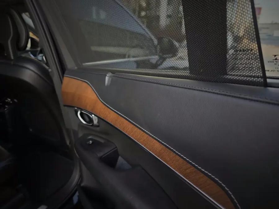 Melns Volvo XC90 2016 Rīga, ar dzinēja tilpumu 2.00 L un nobraukumu 268 tūkst. km par 22990 €, foto 27 vietnē AUTOMOTO.COM.LV