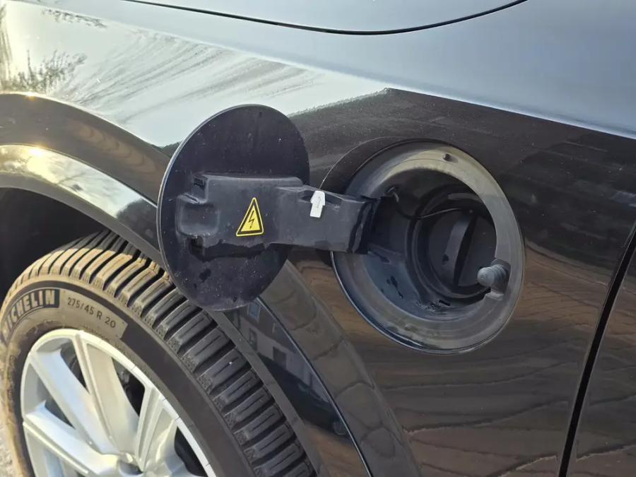 Melns Volvo XC90 2016 Rīga, ar dzinēja tilpumu 2.00 L un nobraukumu 268 tūkst. km par 22990 €, foto 40 vietnē AUTOMOTO.COM.LV
