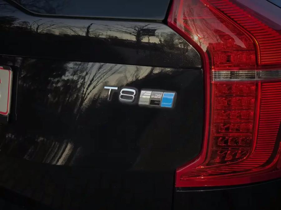 Melns Volvo XC90 2016 Rīga, ar dzinēja tilpumu 2.00 L un nobraukumu 268 tūkst. km par 22990 €, foto 41 vietnē AUTOMOTO.COM.LV