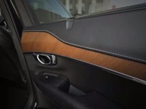 Melns Volvo XC90 2016 Rīga, ar dzinēja tilpumu 2.00 L un nobraukumu 268 tūkst. km par 22990 €, foto 50 vietnē AUTOMOTO.COM.LV